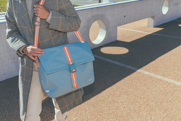 Bags - Robin, Blue Sky - The Podium